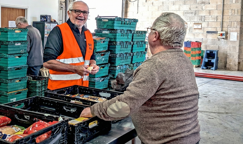 Distribution alimentaire - L’activité de la Croix Rouge répartie entre ...